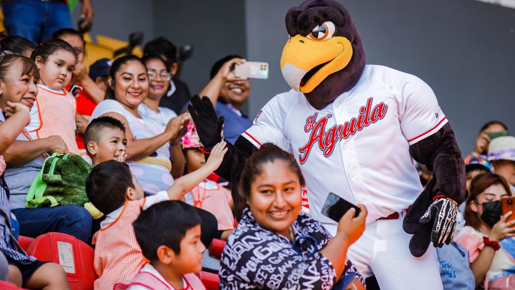 El Águila: Nace ‘Beisbol en tu escuela’ | MLB Draft League